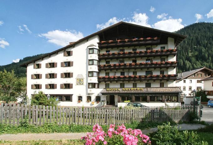 Hotel Arlberg **** in St. Anton am Arlberg | HOFER REISEN
